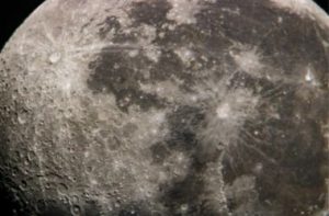 What Color Is The Moon? The Mystery of Colors Solved - cityastronomy.com